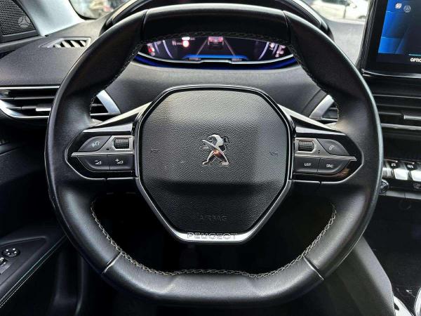 White Peugeot 3008 2021 in Kaunas, with an engine capacity of 1.20 L and mileage of 177 thousand km for 12900 €, photo 8 on AUTOMOTO.COM.LV