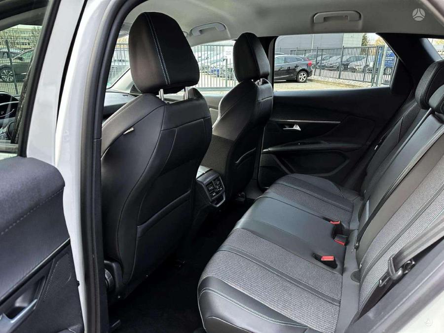 White Peugeot 3008 2021 in Kaunas, with an engine capacity of 1.20 L and mileage of 177 thousand km for 12900 €, photo 12 on AUTOMOTO.COM.LV