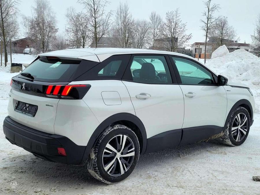 White Peugeot 3008 2022 in Siauliai, with an engine capacity of 1.60 L and mileage of 173 thousand km for 16950 €, photo 5 on AUTOMOTO.COM.LV