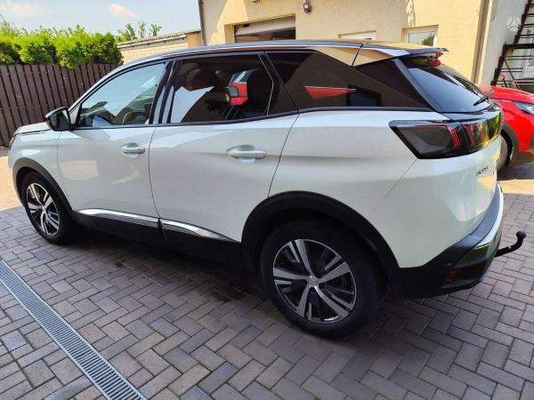 White Peugeot 3008 2022 in Kalvarija, with an engine capacity of 1.20 L and mileage of 86 thousand km for 16275 €, photo 3 on AUTOMOTO.COM.LV