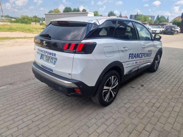 White Peugeot 3008 2022 in Taurage, with an engine capacity of 1.50 L and mileage of 200 thousand km for 10900 €, photo 5 on AUTOMOTO.COM.LV