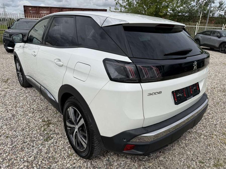 White Peugeot 3008 2022 in Marijampole, with an engine capacity of 1.60 L and mileage of 115 thousand km for 16995 €, photo 8 on AUTOMOTO.COM.LV