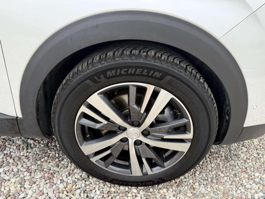 White Peugeot 3008 2022 in Marijampole, with an engine capacity of 1.60 L and mileage of 115 thousand km for 16995 €, photo 15 on AUTOMOTO.COM.LV
