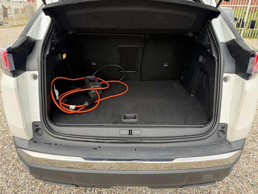 White Peugeot 3008 2022 in Marijampole, with an engine capacity of 1.60 L and mileage of 115 thousand km for 16995 €, photo 25 on AUTOMOTO.COM.LV