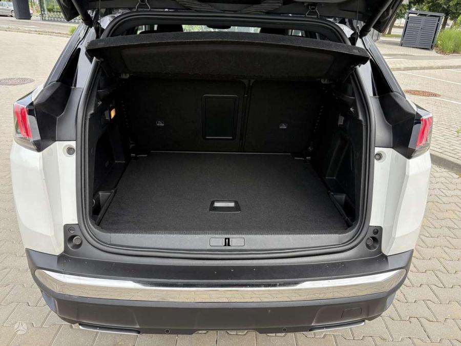 White Peugeot 3008 2022 in Kaunas, with an engine capacity of 1.50 L and mileage of 190 thousand km for 15300 €, photo 24 on AUTOMOTO.COM.LV