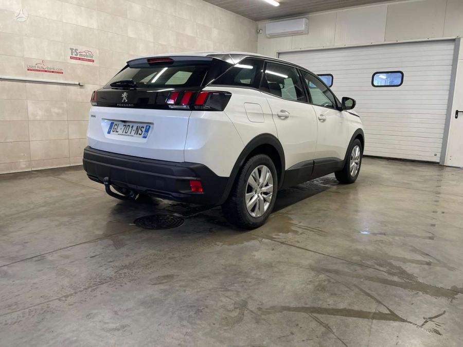White Peugeot 3008 2023 in Marijampole, with an engine capacity of 1.20 L and mileage of 156 thousand km for 13613 €, photo 5 on AUTOMOTO.COM.LV