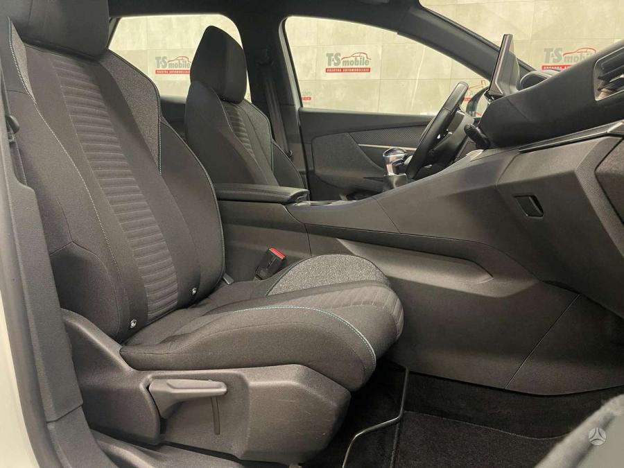 Balts Peugeot 3008 2023 Marijampole, ar dzinēja tilpumu 1.20 L un nobraukumu 158 tūkst. km par 13298 €, foto 13 vietnē AUTOMOTO.COM.LV