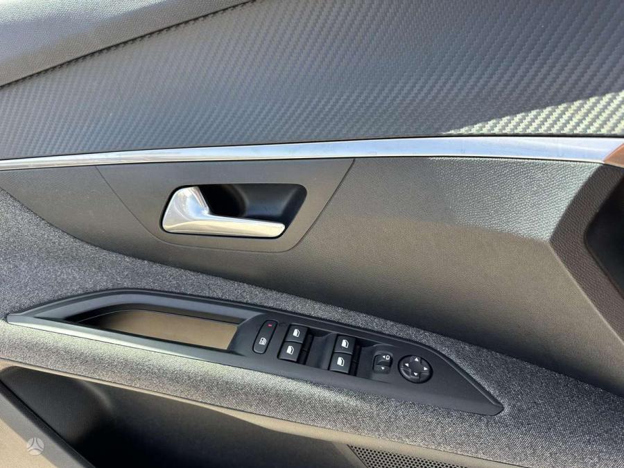 Balts Peugeot 3008 2023 Viļņa, ar dzinēja tilpumu 1.20 L un nobraukumu 158 tūkst. km par 13672 €, foto 14 vietnē AUTOMOTO.COM.LV