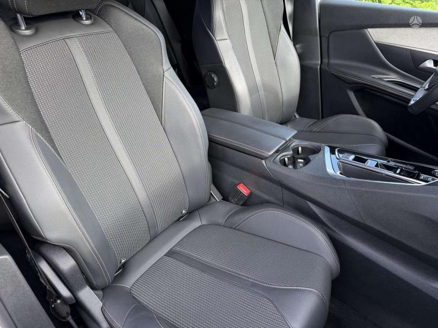 Balts Peugeot 3008 2023 Marijampole, ar dzinēja tilpumu 1.20 L un nobraukumu 120 tūkst. km par 17545 €, foto 26 vietnē AUTOMOTO.COM.LV