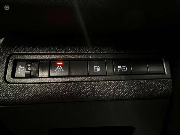 White Peugeot 3008 2023 in Vilnius, with an engine capacity of 1.60 L and mileage of 179 thousand km for 15718 €, photo 10 on AUTOMOTO.COM.LV