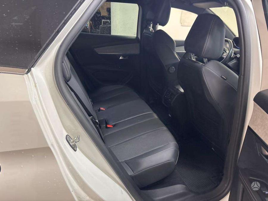 Balts Peugeot 3008 2023 Viļņa, ar dzinēja tilpumu 1.20 L un nobraukumu 99 tūkst. km par 17295 €, foto 13 vietnē AUTOMOTO.COM.LV