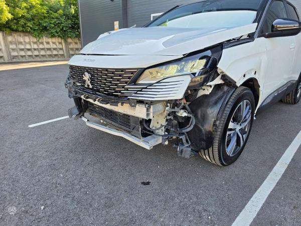 White Peugeot 3008 2024 in Kaunas, with an engine capacity of 1.20 L and mileage of 100 thousand km for 8900 €, photo 9 on AUTOMOTO.COM.LV