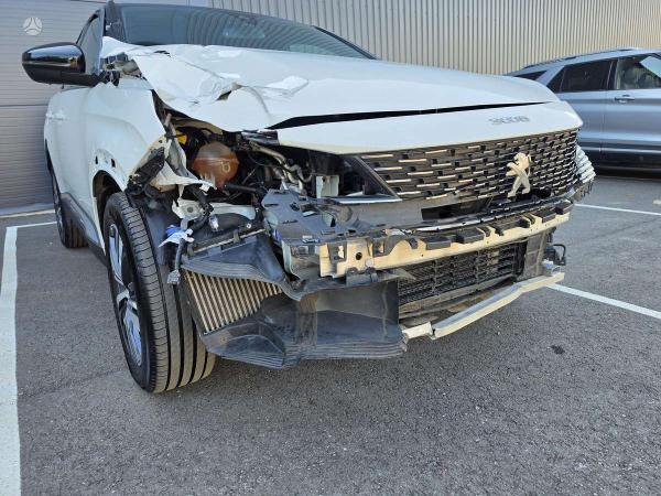 White Peugeot 3008 2024 in Kaunas, with an engine capacity of 1.20 L and mileage of 100 thousand km for 8900 €, photo 10 on AUTOMOTO.COM.LV