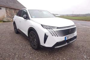 White Peugeot 3008 2025 in Tallinn, with an engine capacity of 1.20 L and mileage of 28 thousand km for 22800 €, photo 6 on AUTOMOTO.COM.LV