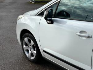 Balts Peugeot 3008 2010 Rīga, ar dzinēja tilpumu 1.60 L un nobraukumu 238 tūkst. km par 4950 €, foto 9 vietnē AUTOMOTO.COM.LV