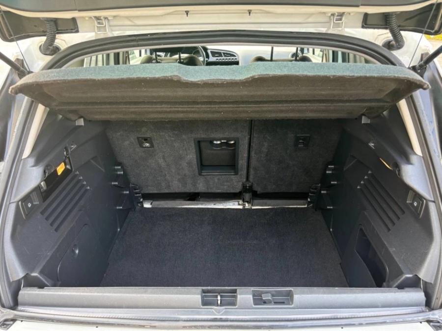Balts Peugeot 3008 2010 Rīga, ar dzinēja tilpumu 1.60 L un nobraukumu 238 tūkst. km par 4950 €, foto 10 vietnē AUTOMOTO.COM.LV