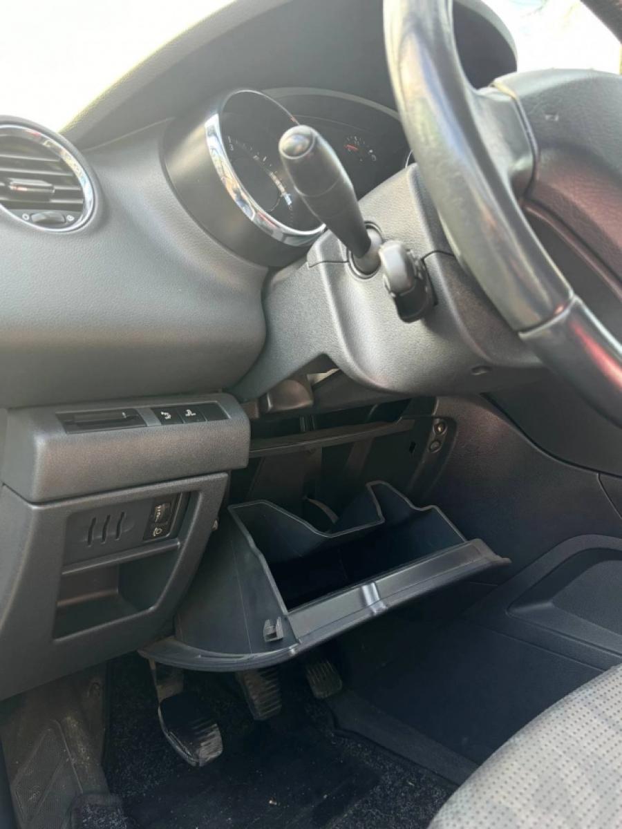 Balts Peugeot 3008 2010 Rīga, ar dzinēja tilpumu 1.60 L un nobraukumu 238 tūkst. km par 4950 €, foto 25 vietnē AUTOMOTO.COM.LV