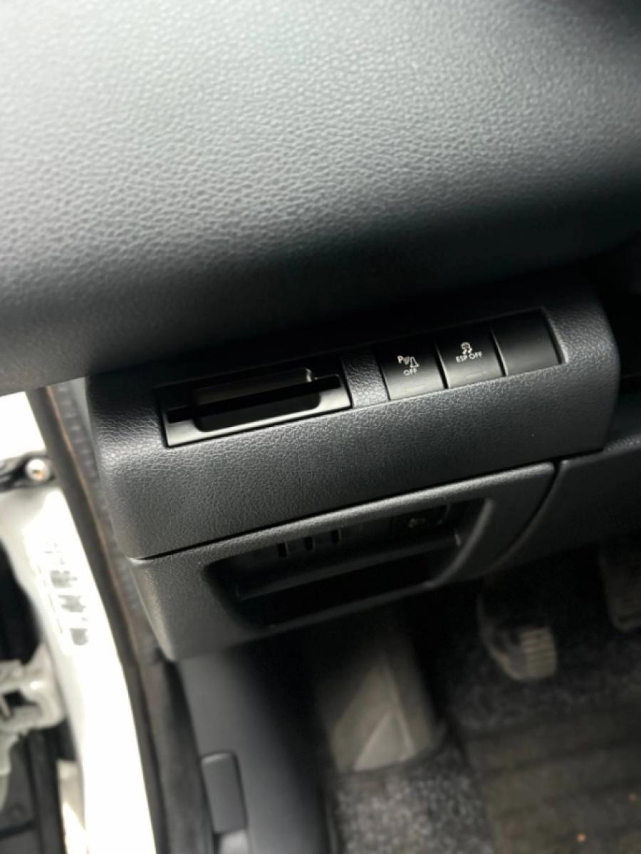 Balts Peugeot 3008 2010 Rīga, ar dzinēja tilpumu 1.60 L un nobraukumu 238 tūkst. km par 4950 €, foto 27 vietnē AUTOMOTO.COM.LV