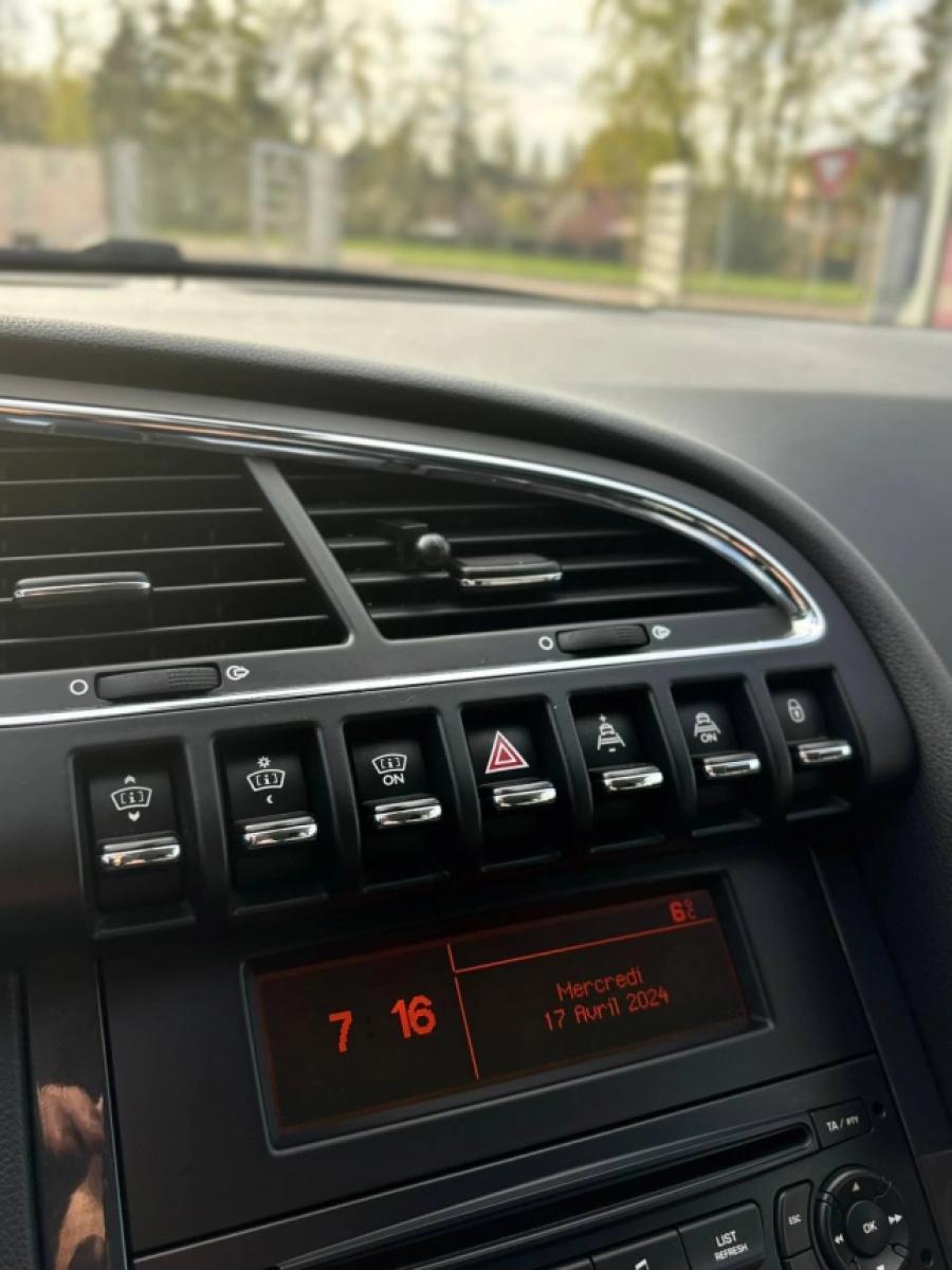 Balts Peugeot 3008 2010 Rīga, ar dzinēja tilpumu 1.60 L un nobraukumu 238 tūkst. km par 4950 €, foto 35 vietnē AUTOMOTO.COM.LV