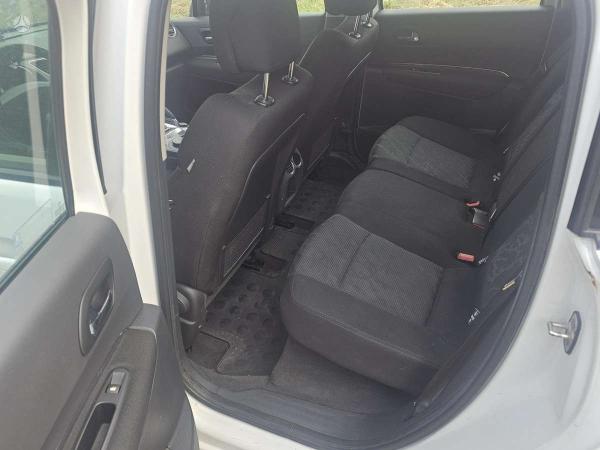 White Peugeot 3008 2010 in Kaunas, with an engine capacity of 2.00 L and mileage of 311 thousand km for 2250 €, photo 4 on AUTOMOTO.COM.LV