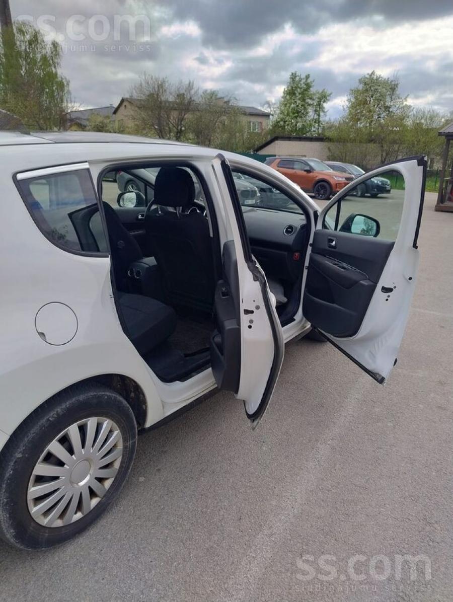 Balts Peugeot 3008 2010 Ludza, ar dzinēja tilpumu 2.00 L un nobraukumu 222 tūkst. km par 3950 €, foto 6 vietnē AUTOMOTO.COM.LV