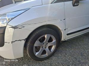 White Peugeot 3008 2011 in Pasvalys, with an engine capacity of 1.60 L and mileage of 237 thousand km for 2700 €, photo 4 on AUTOMOTO.COM.LV