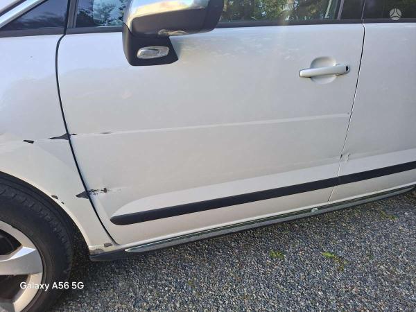 White Peugeot 3008 2011 in Pasvalys, with an engine capacity of 1.60 L and mileage of 237 thousand km for 2700 €, photo 4 on AUTOMOTO.COM.LV