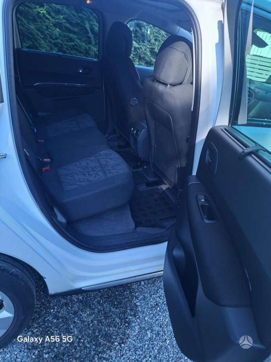 White Peugeot 3008 2011 in Pasvalys, with an engine capacity of 1.60 L and mileage of 237 thousand km for 2700 €, photo 13 on AUTOMOTO.COM.LV