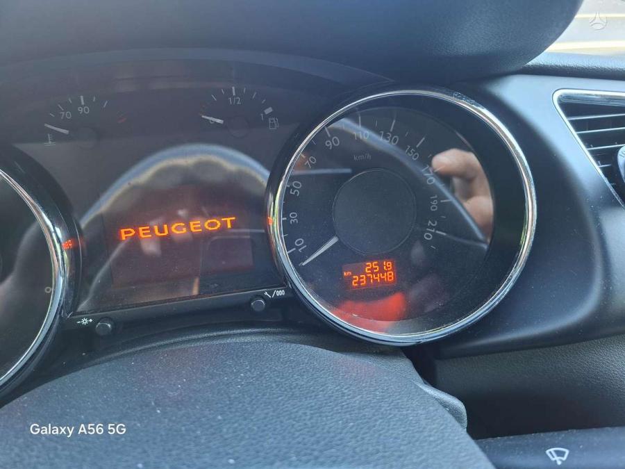White Peugeot 3008 2011 in Pasvalys, with an engine capacity of 1.60 L and mileage of 237 thousand km for 2700 €, photo 16 on AUTOMOTO.COM.LV