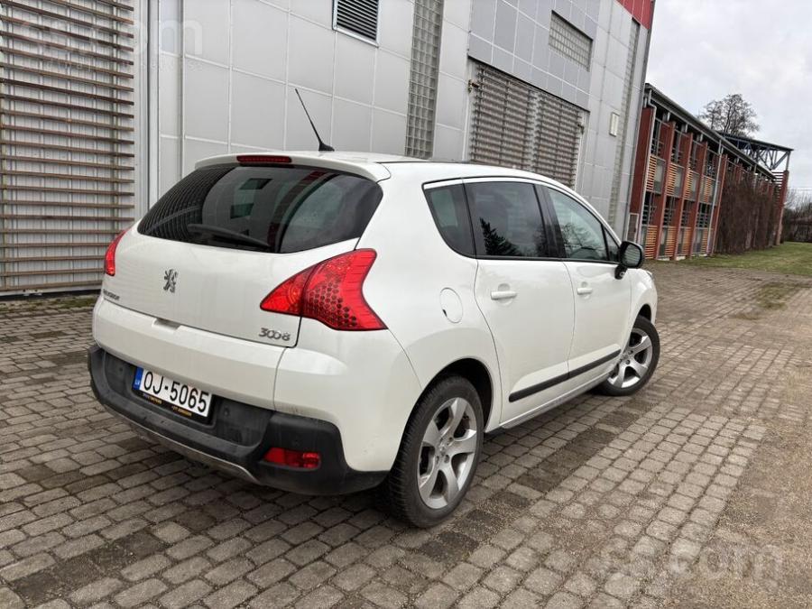 White Peugeot 3008 2012 in Riga, with an engine capacity of 1.60 L and mileage of 152 thousand km for 5950 €, photo 2 on AUTOMOTO.COM.LV