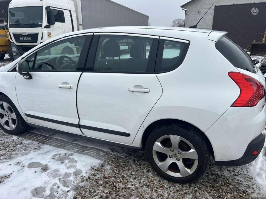White Peugeot 3008 2012 in Salcininkai, with an engine capacity of 1.56 L and mileage of 270 thousand km for 2600 €, photo 4 on AUTOMOTO.COM.LV