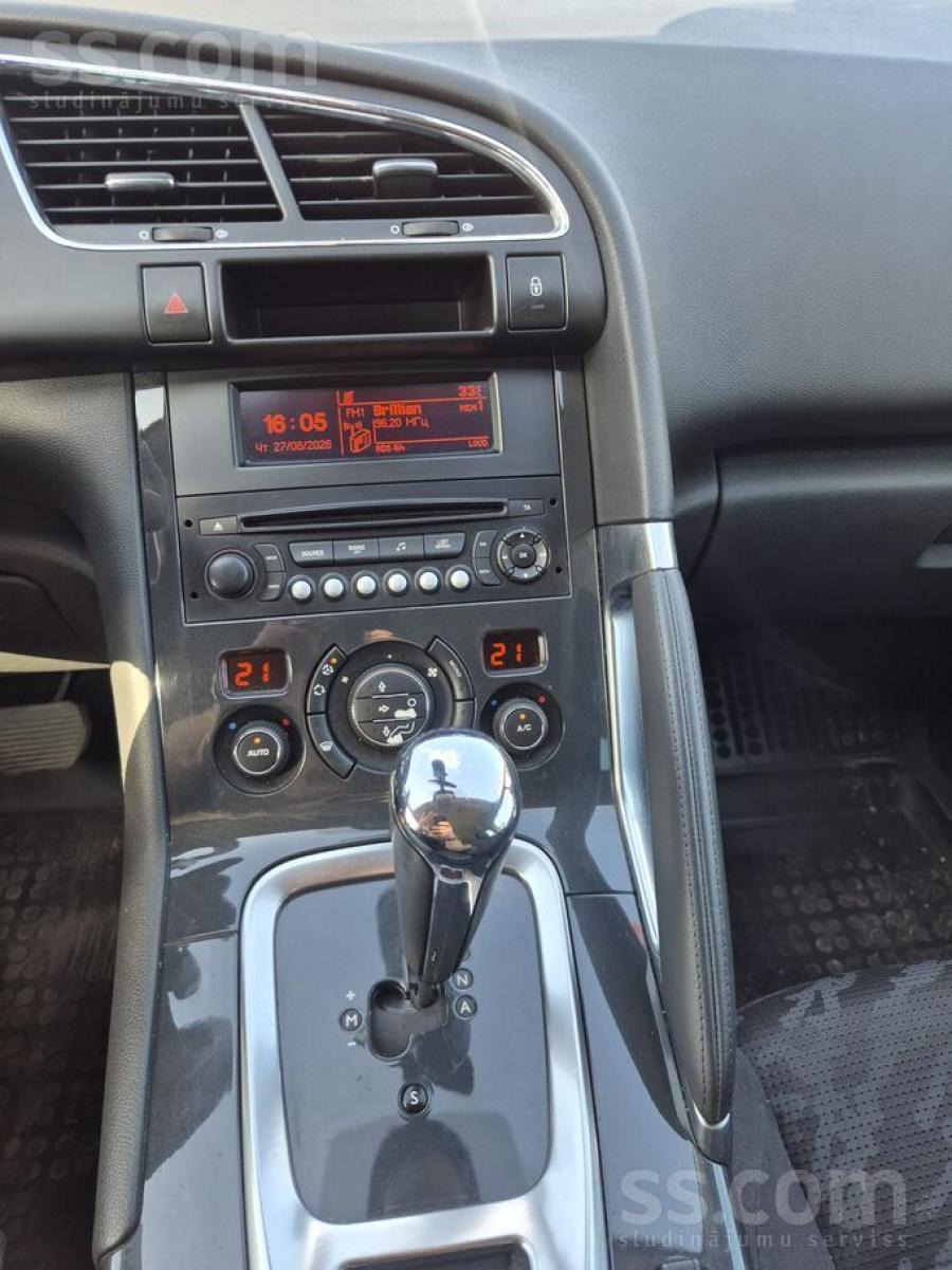 White Peugeot 3008 2012 in Riga, with an engine capacity of 1.60 L and mileage of 238 thousand km for 3990 €, photo 15 on AUTOMOTO.COM.LV