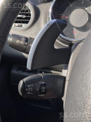 White Peugeot 3008 2012 in Riga, with an engine capacity of 1.60 L and mileage of 238 thousand km for 3990 €, photo 17 on AUTOMOTO.COM.LV