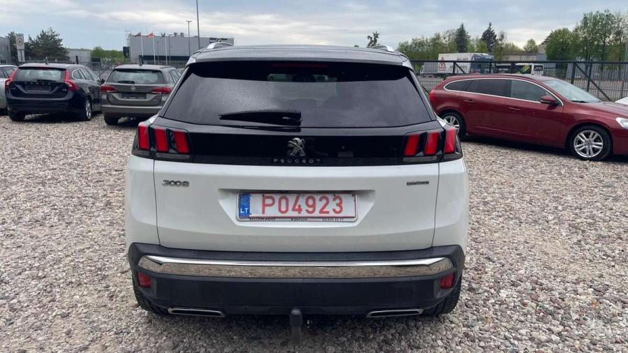 Balts Peugeot 3008 2018 Kauņa, ar dzinēja tilpumu 1.20 L un nobraukumu 100 tūkst. km par 9600 €, foto 13 vietnē AUTOMOTO.COM.LV