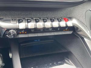 Balts Peugeot 3008 2018 Kauņa, ar dzinēja tilpumu 1.20 L un nobraukumu 100 tūkst. km par 9600 €, foto 18 vietnē AUTOMOTO.COM.LV