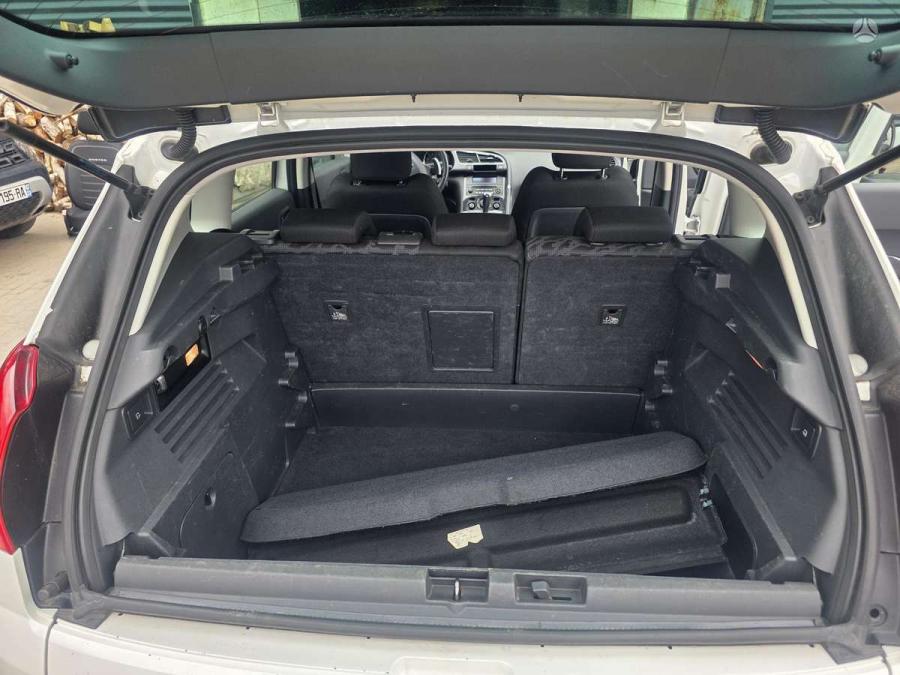Balts Peugeot 3008 2010 Tauragė, ar dzinēja tilpumu 1.60 L un nobraukumu 282 tūkst. km par 3200 €, foto 15 vietnē AUTOMOTO.COM.LV