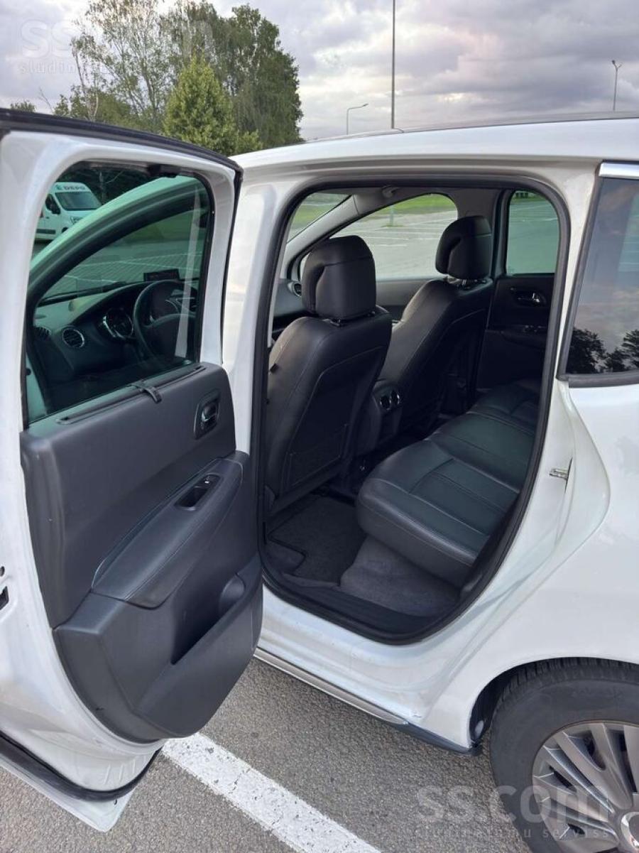 Balts Peugeot 3008 2011 Rīga, ar dzinēja tilpumu 2.00 L un nobraukumu 270 tūkst. km par 3200 €, foto 4 vietnē AUTOMOTO.COM.LV