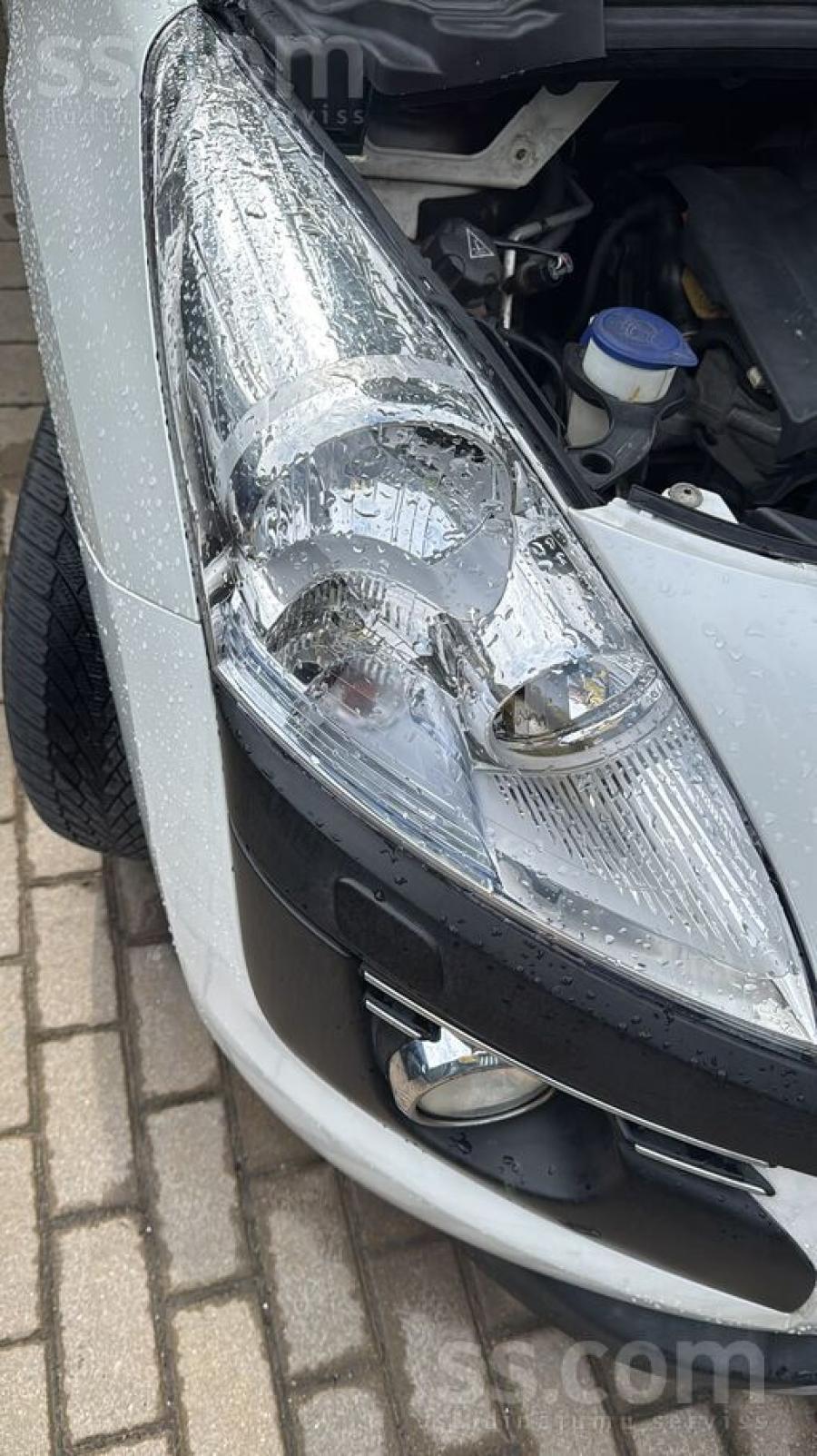 Balts Peugeot 3008 2011 Rīga, ar dzinēja tilpumu 2.00 L un nobraukumu 270 tūkst. km par 2700 €, foto 18 vietnē AUTOMOTO.COM.LV