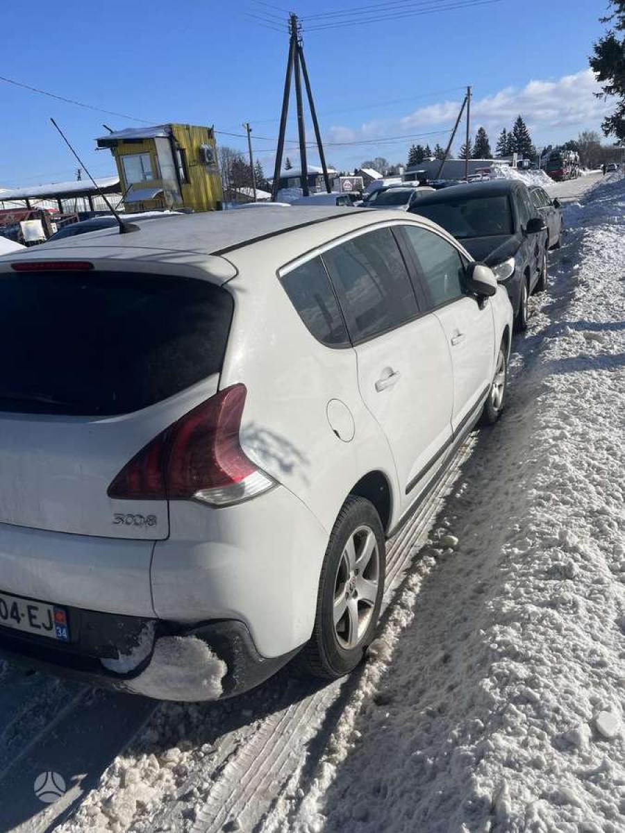White Peugeot 3008 2013 in Taurage, with an engine capacity of 1.60 L and mileage of 280 thousand km for 3500 €, photo 5 on AUTOMOTO.COM.LV