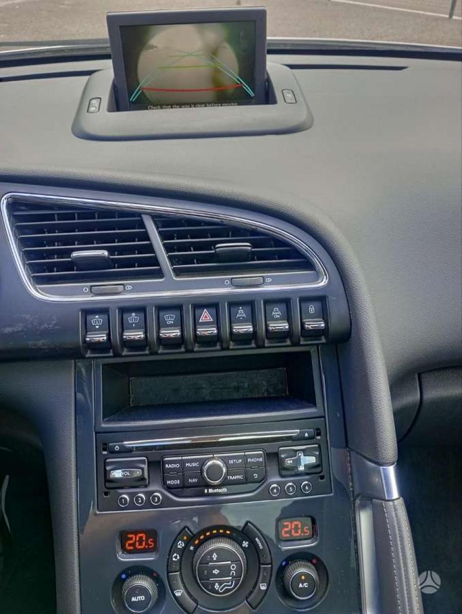 White Peugeot 3008 2013 in Kaunas, with an engine capacity of 1.56 L and mileage of 222 thousand km for 3850 €, photo 17 on AUTOMOTO.COM.LV