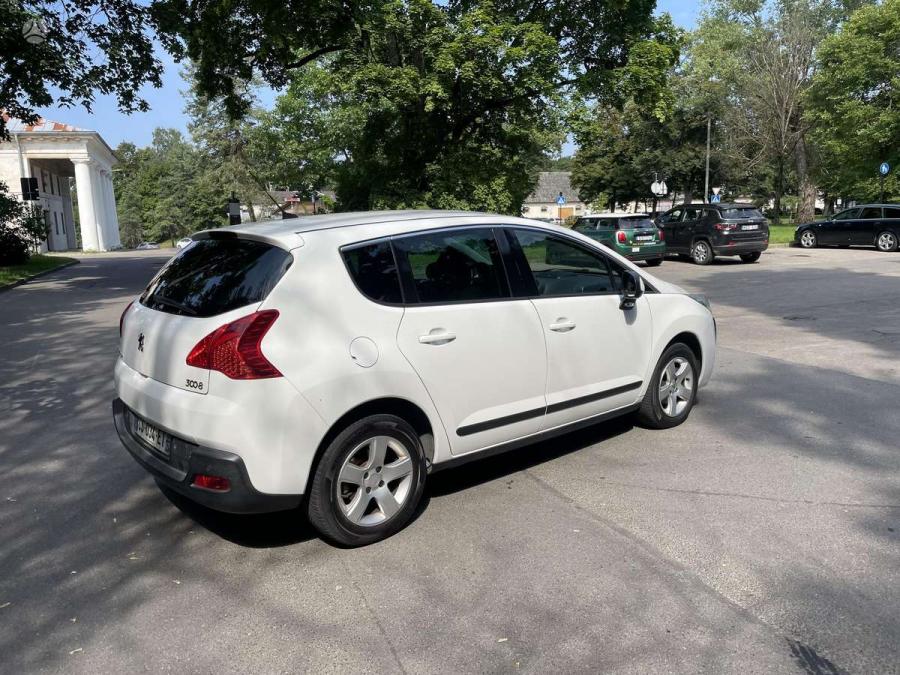 Balts Peugeot 3008 2013 Viļņa, ar dzinēja tilpumu 1.60 L un nobraukumu 306 tūkst. km par 3200 €, foto 5 vietnē AUTOMOTO.COM.LV