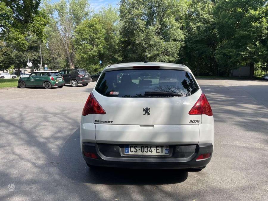 Balts Peugeot 3008 2013 Viļņa, ar dzinēja tilpumu 1.60 L un nobraukumu 306 tūkst. km par 3200 €, foto 6 vietnē AUTOMOTO.COM.LV