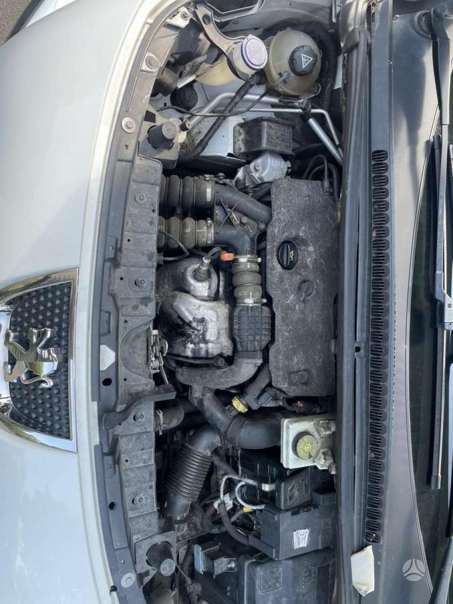 Balts Peugeot 3008 2013 Viļņa, ar dzinēja tilpumu 1.60 L un nobraukumu 306 tūkst. km par 3200 €, foto 18 vietnē AUTOMOTO.COM.LV
