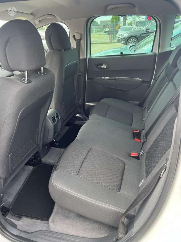 White Peugeot 3008 2014 in Taurage, with an engine capacity of 1.56 L and mileage of 200 thousand km for 5250 €, photo 7 on AUTOMOTO.COM.LV