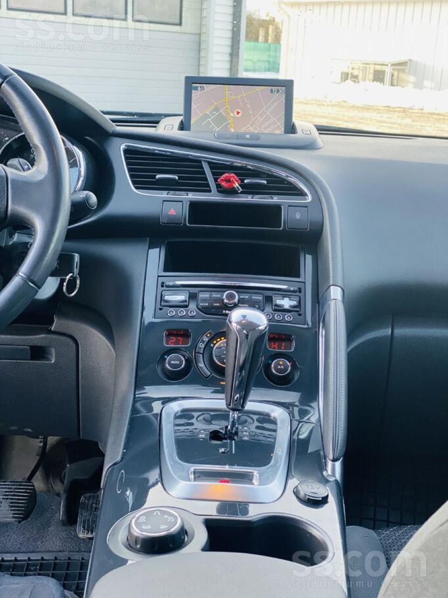 White Peugeot 3008 2015 in Riga, with an engine capacity of 1.60 L and mileage of 265 thousand km for 6000 €, photo 17 on AUTOMOTO.COM.LV