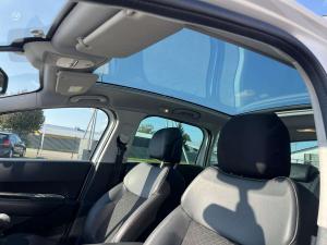 White Peugeot 3008 2016 in Taurage, with an engine capacity of 1.60 L and mileage of 248 thousand km for 4900 €, photo 19 on AUTOMOTO.COM.LV