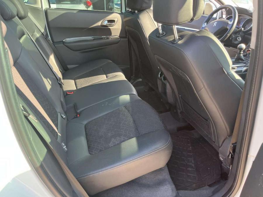 White Peugeot 3008 2016 in Taurage, with an engine capacity of 1.60 L and mileage of 248 thousand km for 4900 €, photo 26 on AUTOMOTO.COM.LV