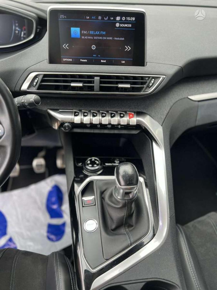 Balts Peugeot 3008 2017 Viļņa, ar dzinēja tilpumu 1.20 L un nobraukumu 143 tūkst. km par 9300 €, foto 21 vietnē AUTOMOTO.COM.LV