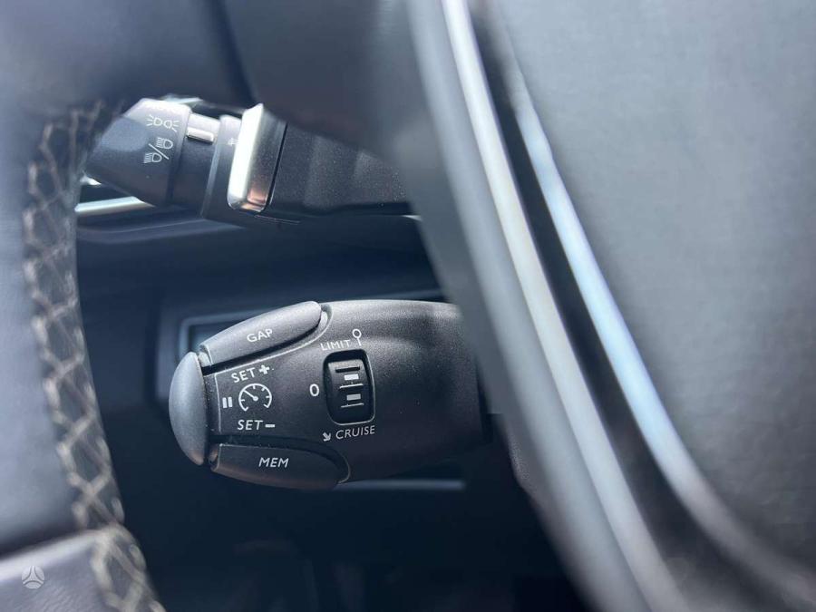 Balts Peugeot 3008 2019 Radviliškis, ar dzinēja tilpumu 1.20 L un nobraukumu 118 tūkst. km par 11500 €, foto 27 vietnē AUTOMOTO.COM.LV
