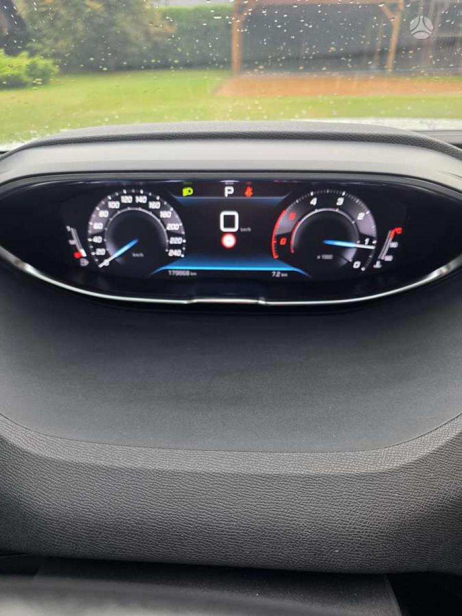 White Peugeot 3008 2021 in Anyksciai, with an engine capacity of 1.50 L and mileage of 179 thousand km for 11999 €, photo 8 on AUTOMOTO.COM.LV